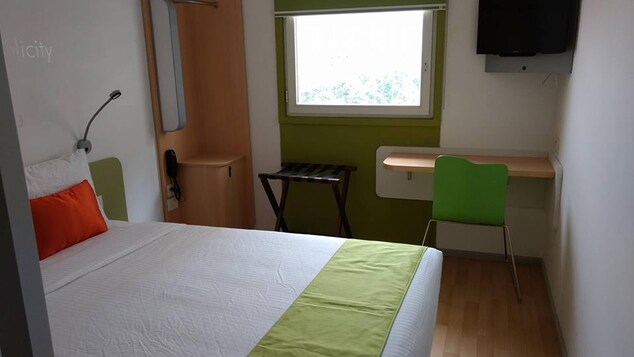 Ginger Lucknow Hotel Lucknow - Reviews, Photos & Offer