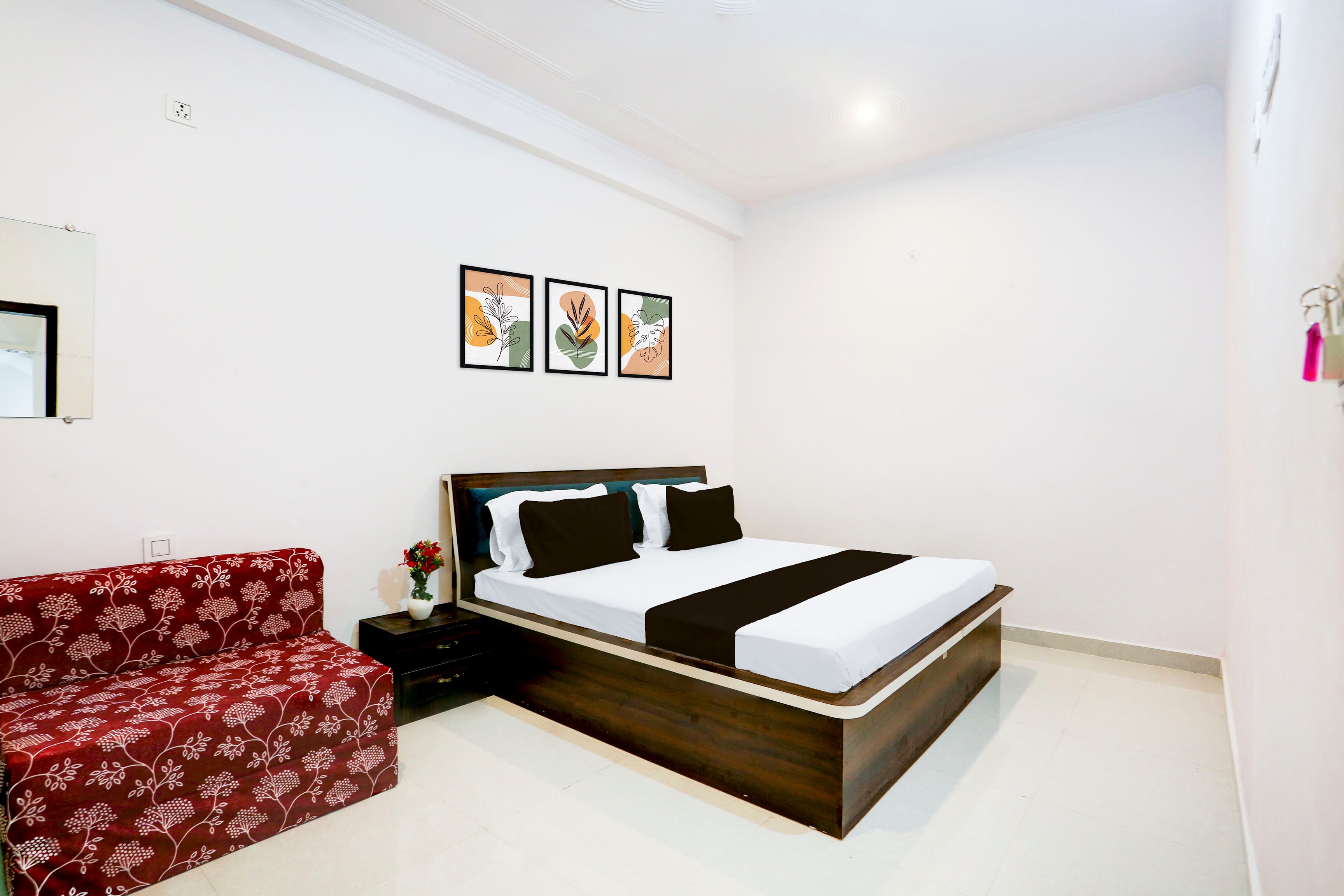 Hotel O by OYO NANDI PALACE Khatu - Reviews, Photos & Offer