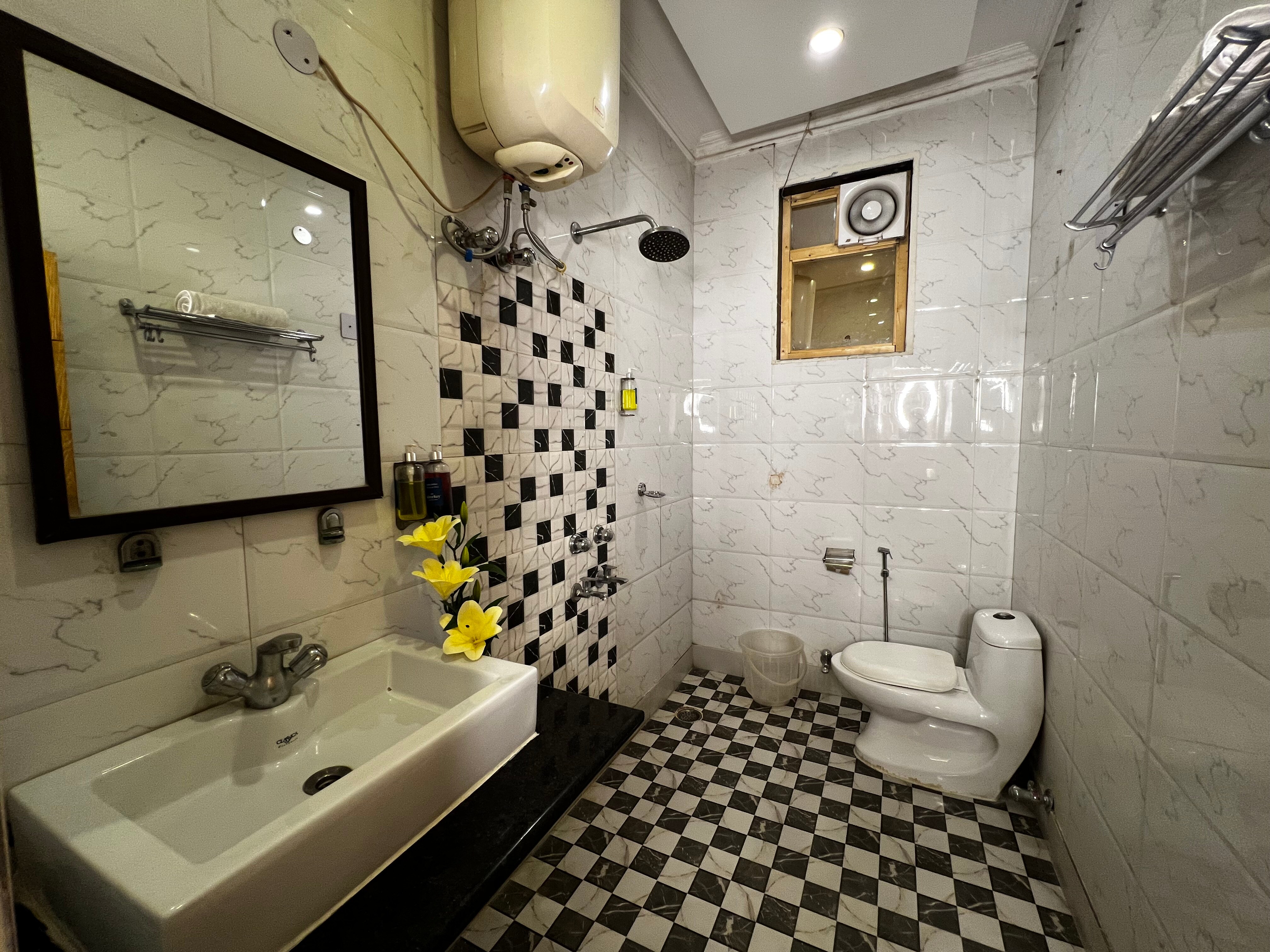 Hotel Green Woods by Divine - Rajouri Garden Delhi - Reviews, Photos ...