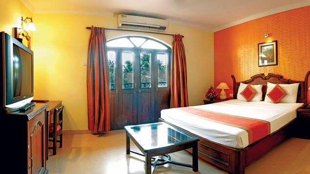 Nazri Resort & Lawns Baga Hotel Goa - Reviews, Photos & Offer