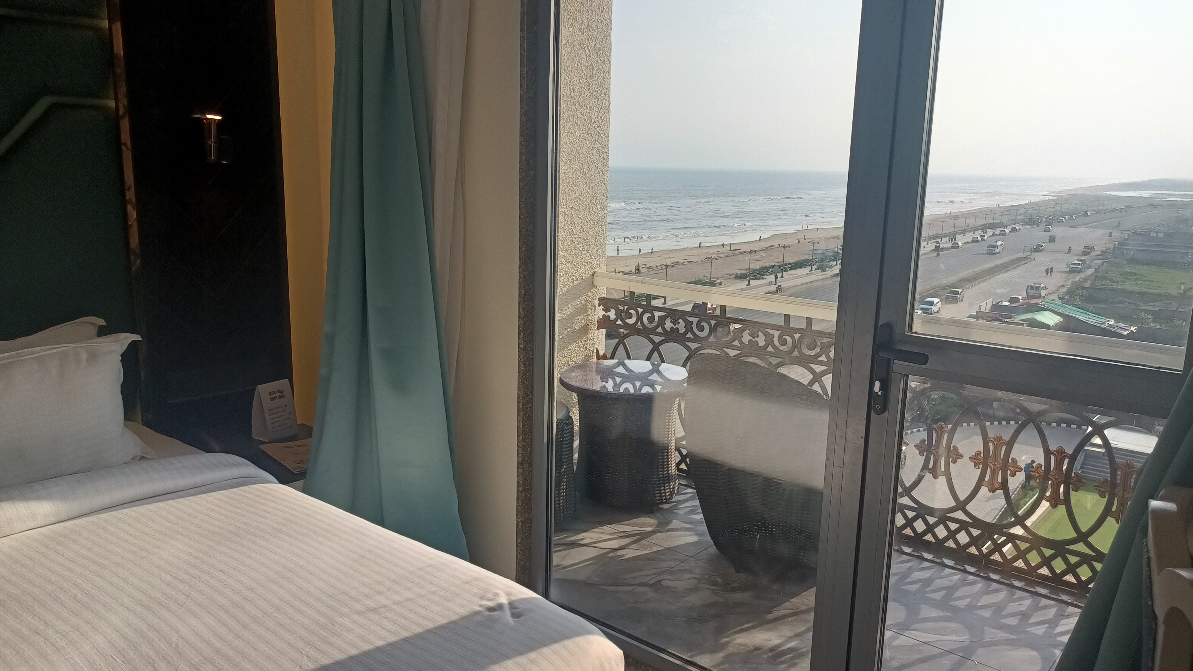 WHITE SANDS ,SEA FACING HOTEL Puri - Reviews, Photos & Offer