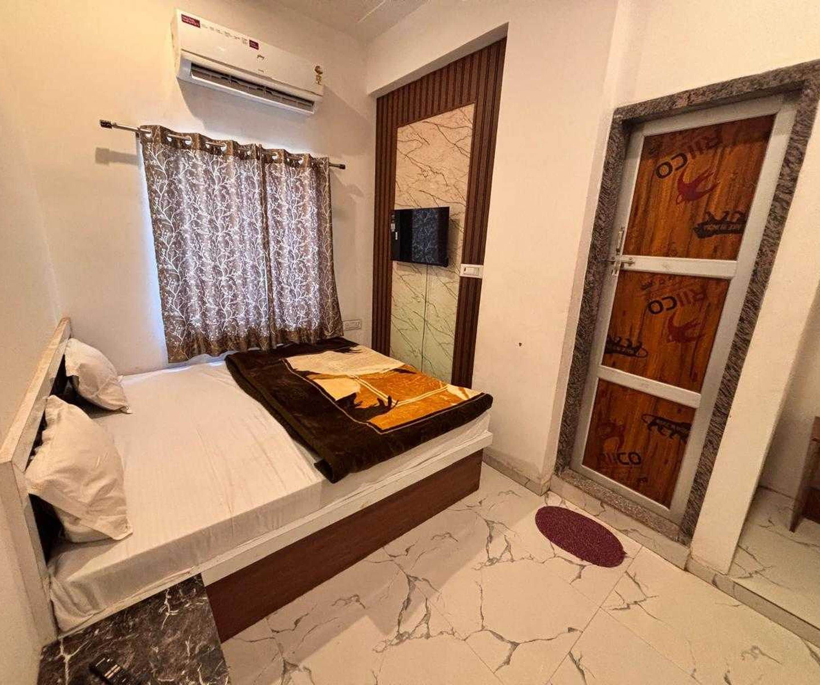 Photos of Hotel O Khatu Shyam Temple Formerly Shree Radhey Shyam Palace ...