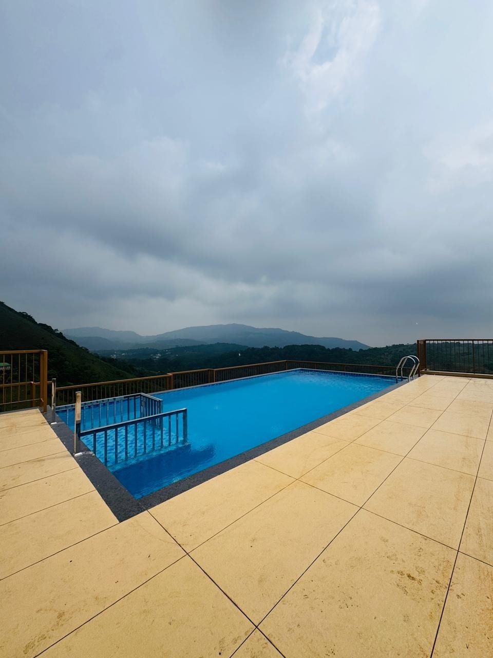 ROYALE BY HONEYCOMB Resort Vagamon - Reviews, Photos & Offer
