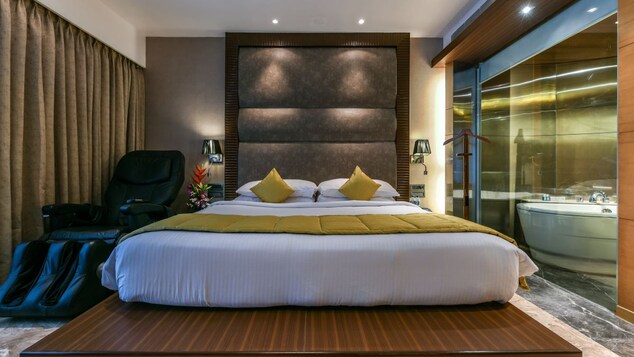 The Regale by Tunga Hotel Mumbai - Reviews, Photos & Offer