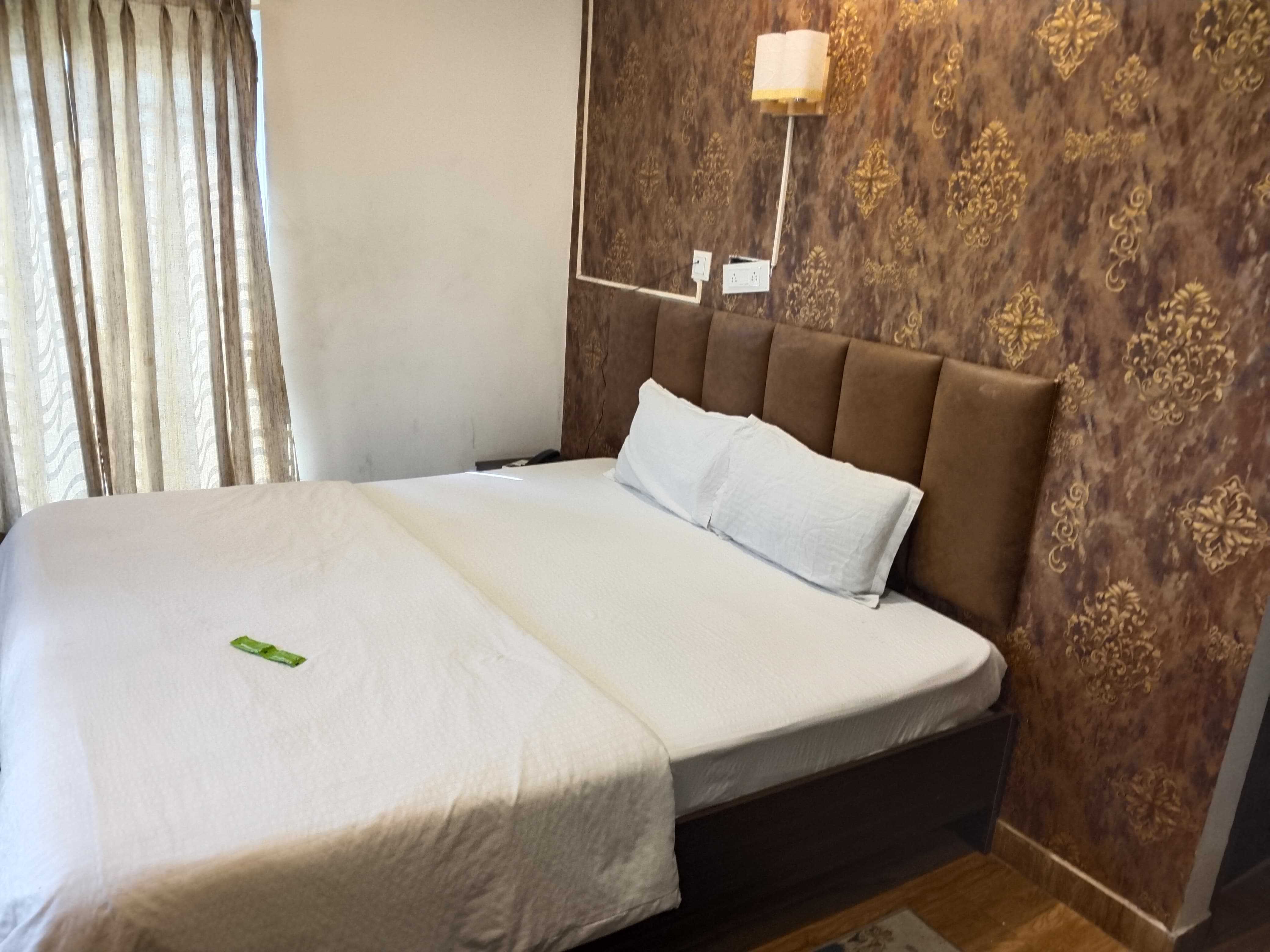 Photos of Hotel O By OYO The Seven Wonders - Kolkata Hotel on Goibibo