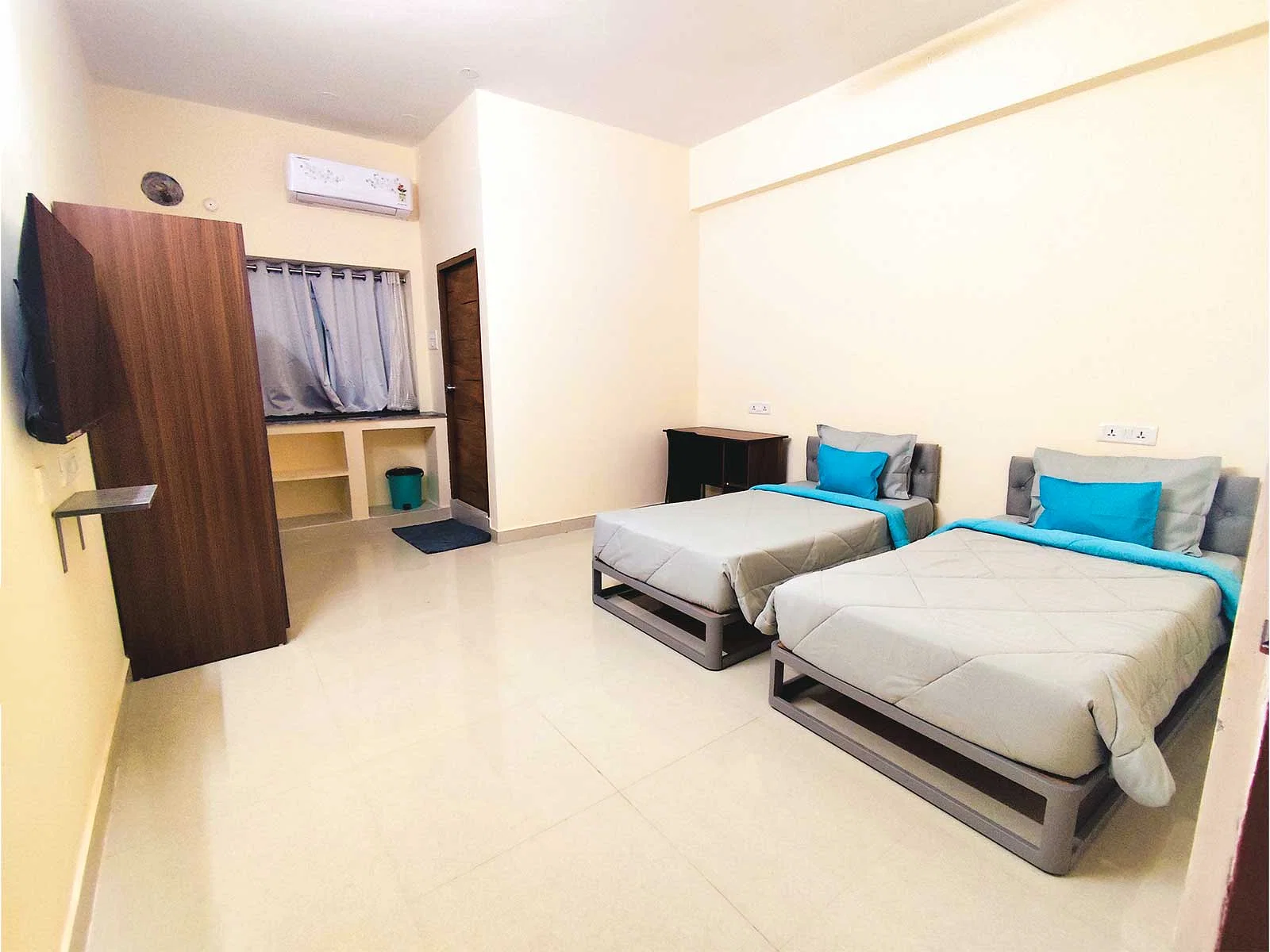 Z Express Eminent Hotel Hyderabad - Reviews, Photos & Offer