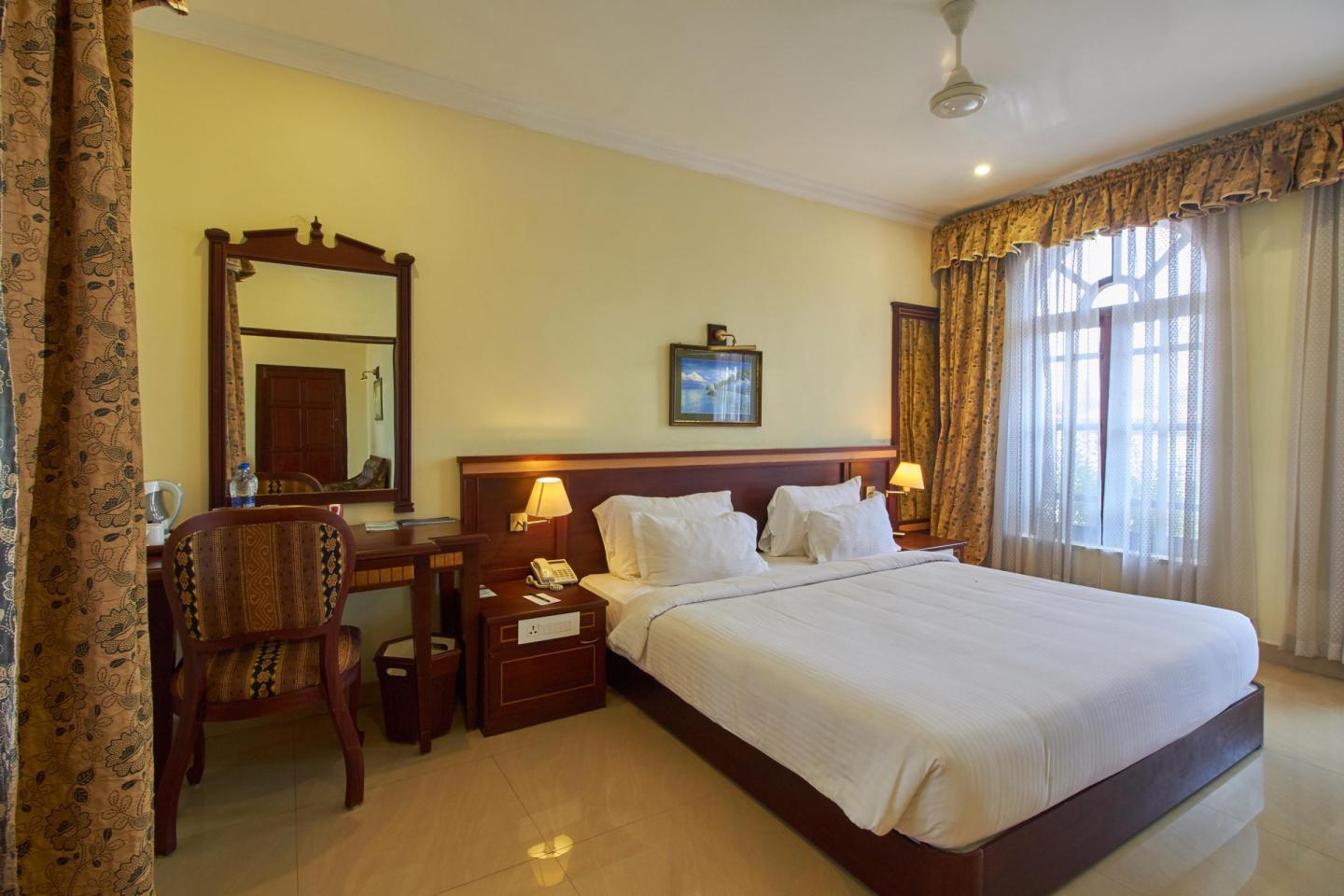 Sterling Lake Palace Alleppey Alleppey - Reviews, Photos & Offer