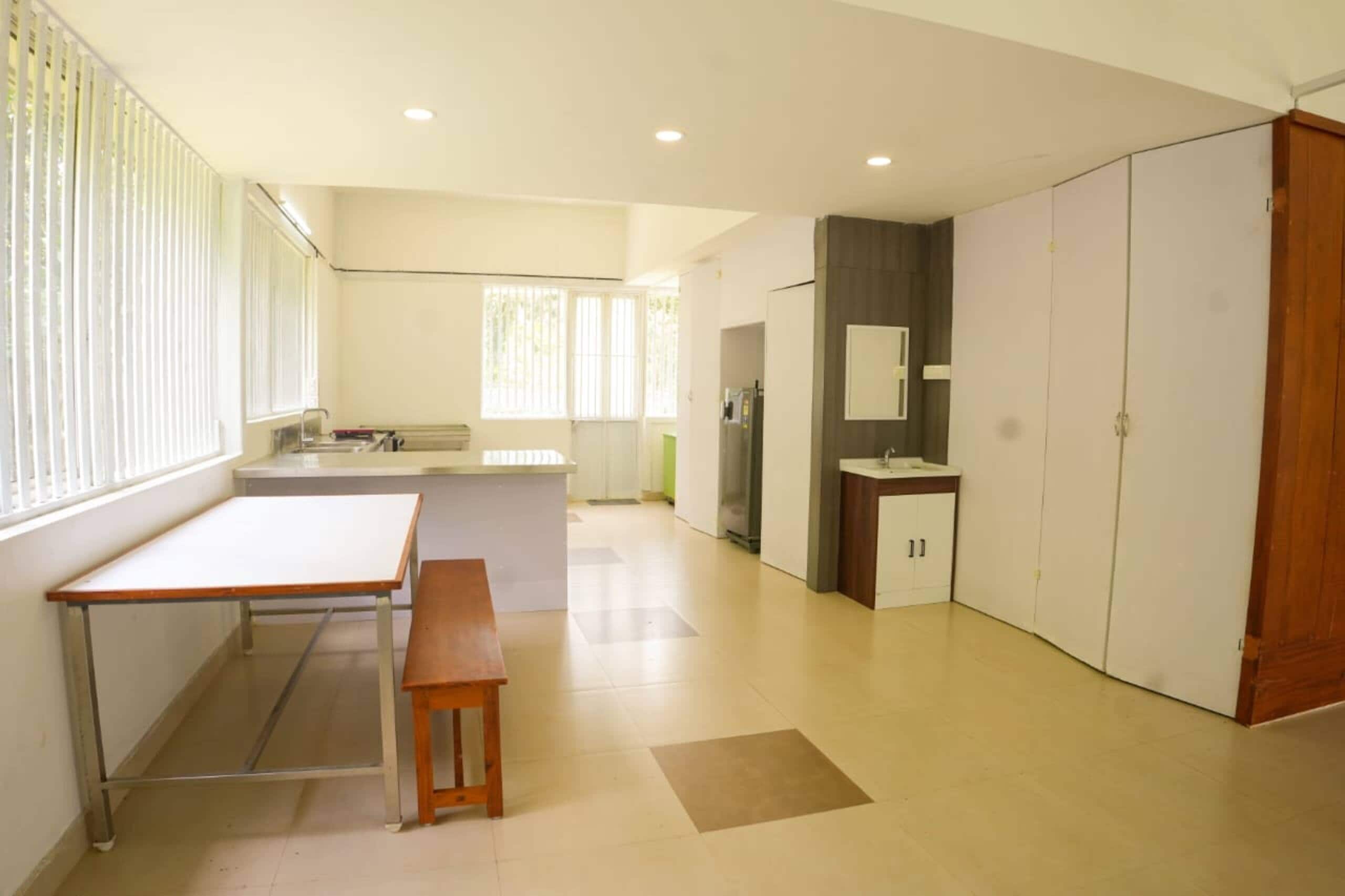 Private tropical Modern Kerala style house Villa Cochin | Book Hotel ...