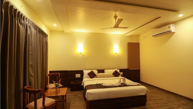 Hotel The Cult Hotel Hubli - Reviews, Photos & Offer
