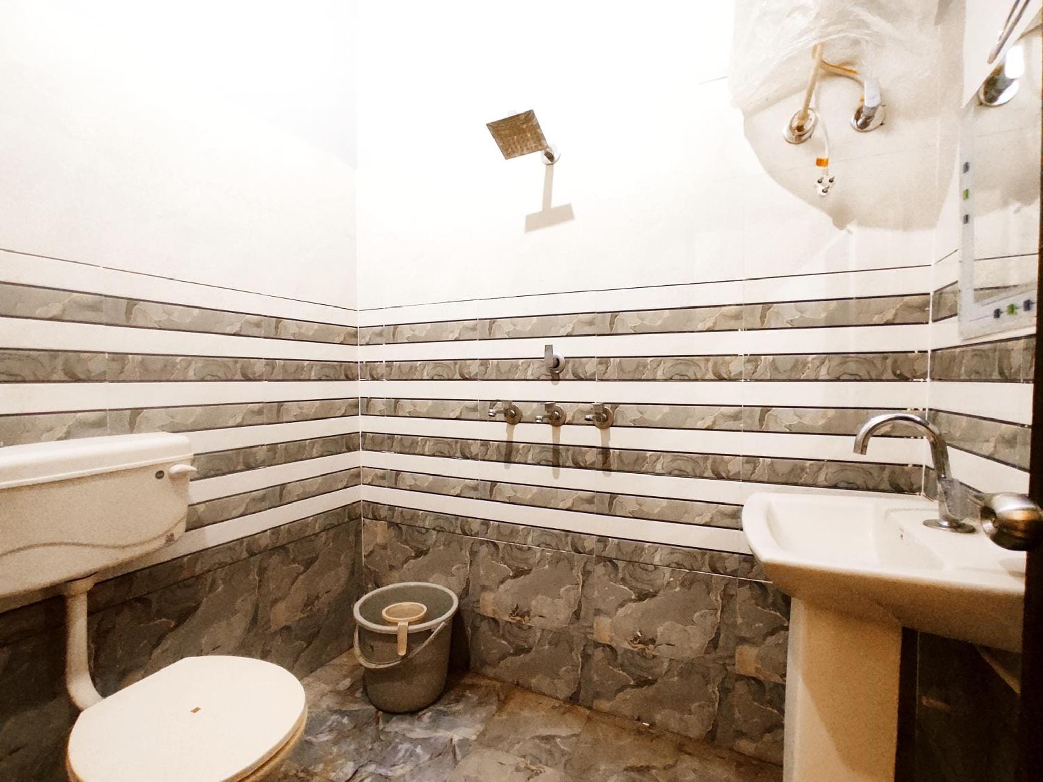 JANNAT 7 - Hotel & Homestay PG with Restaurant & Banquet Hall ...