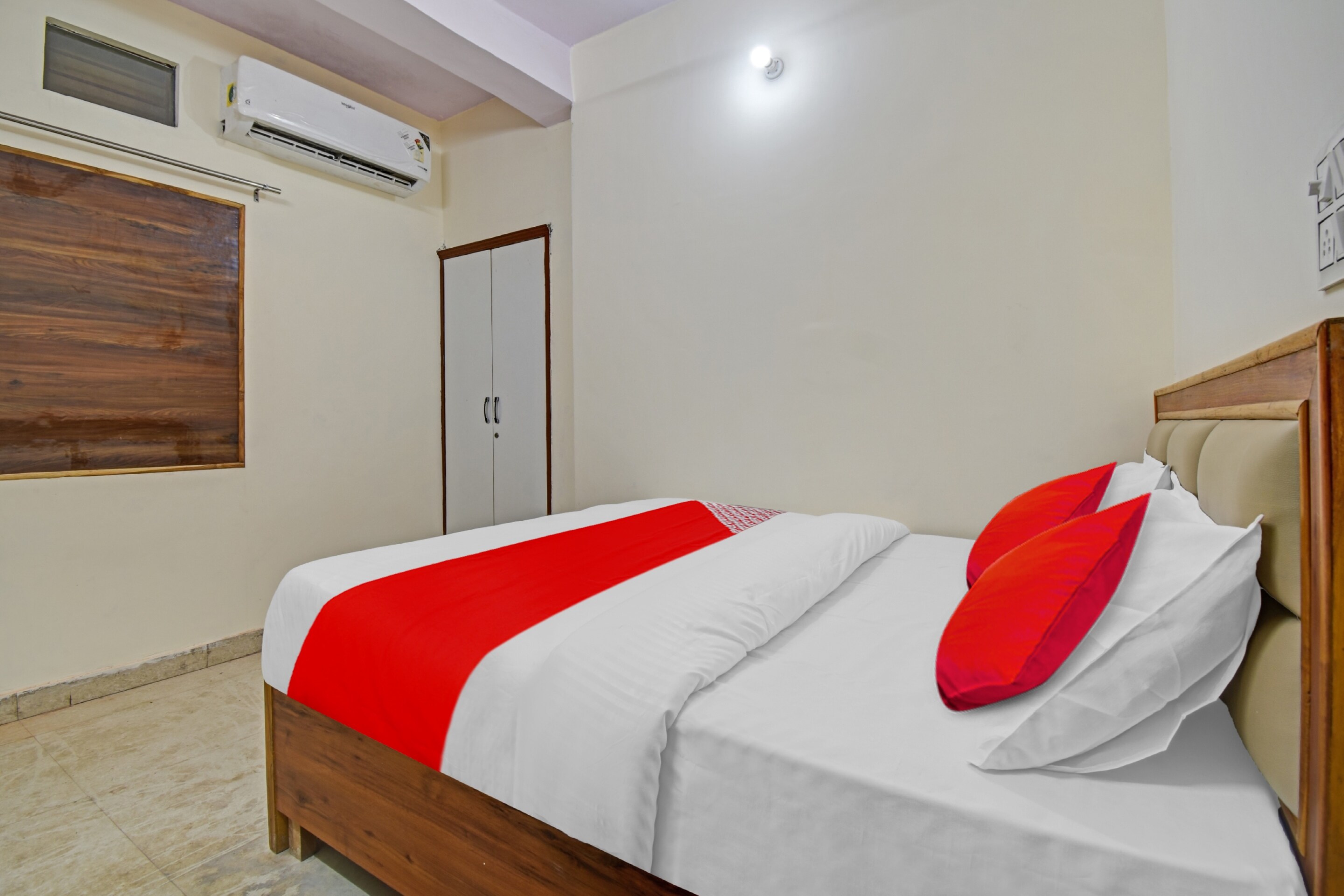 Hotel O Cozy Hut Delhi - Reviews, Photos & Offer
