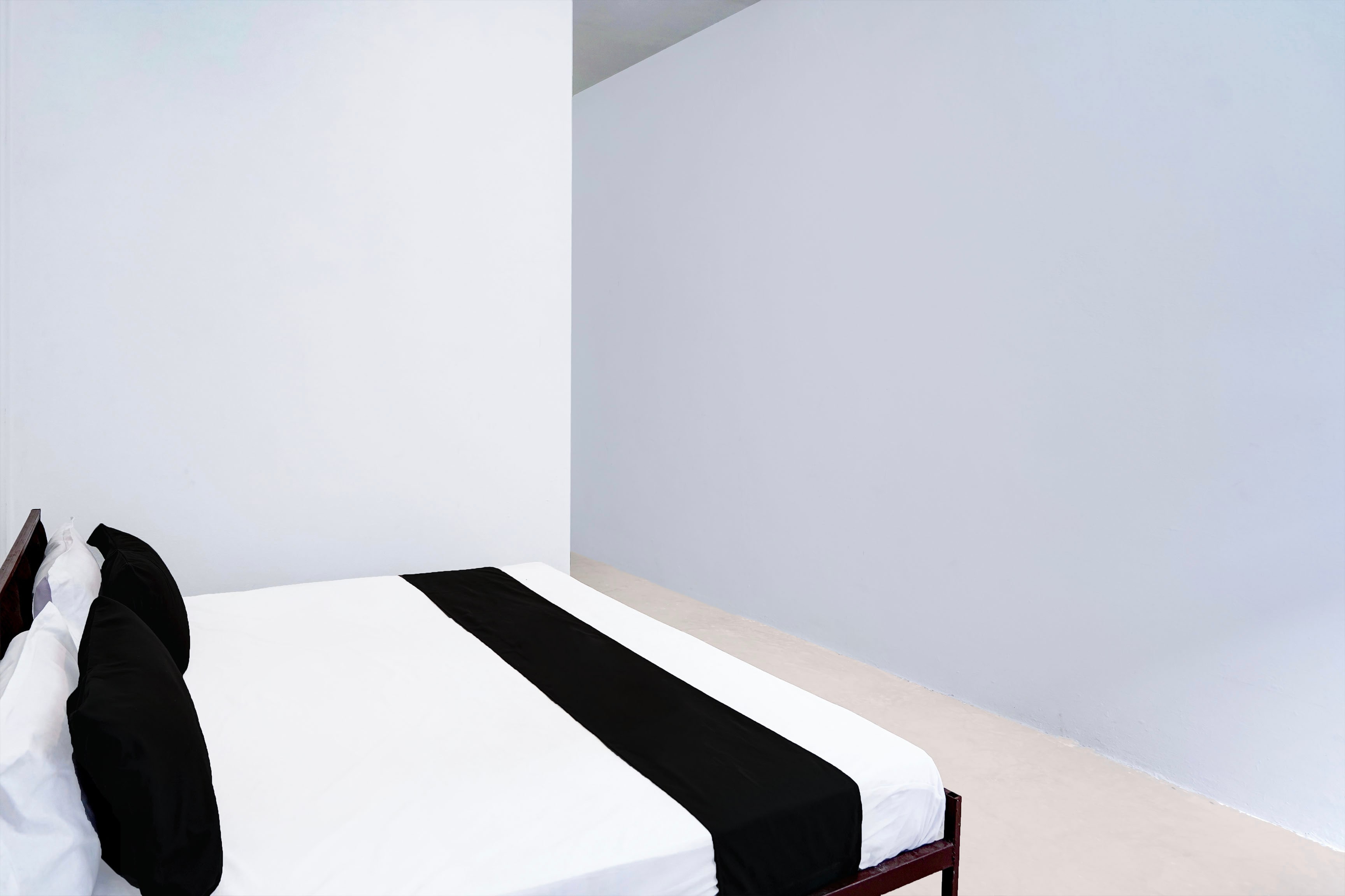 SPOT ON by OYO Hotel Lakshya Ghatampur Ghatampur - Reviews, Photos & Offer