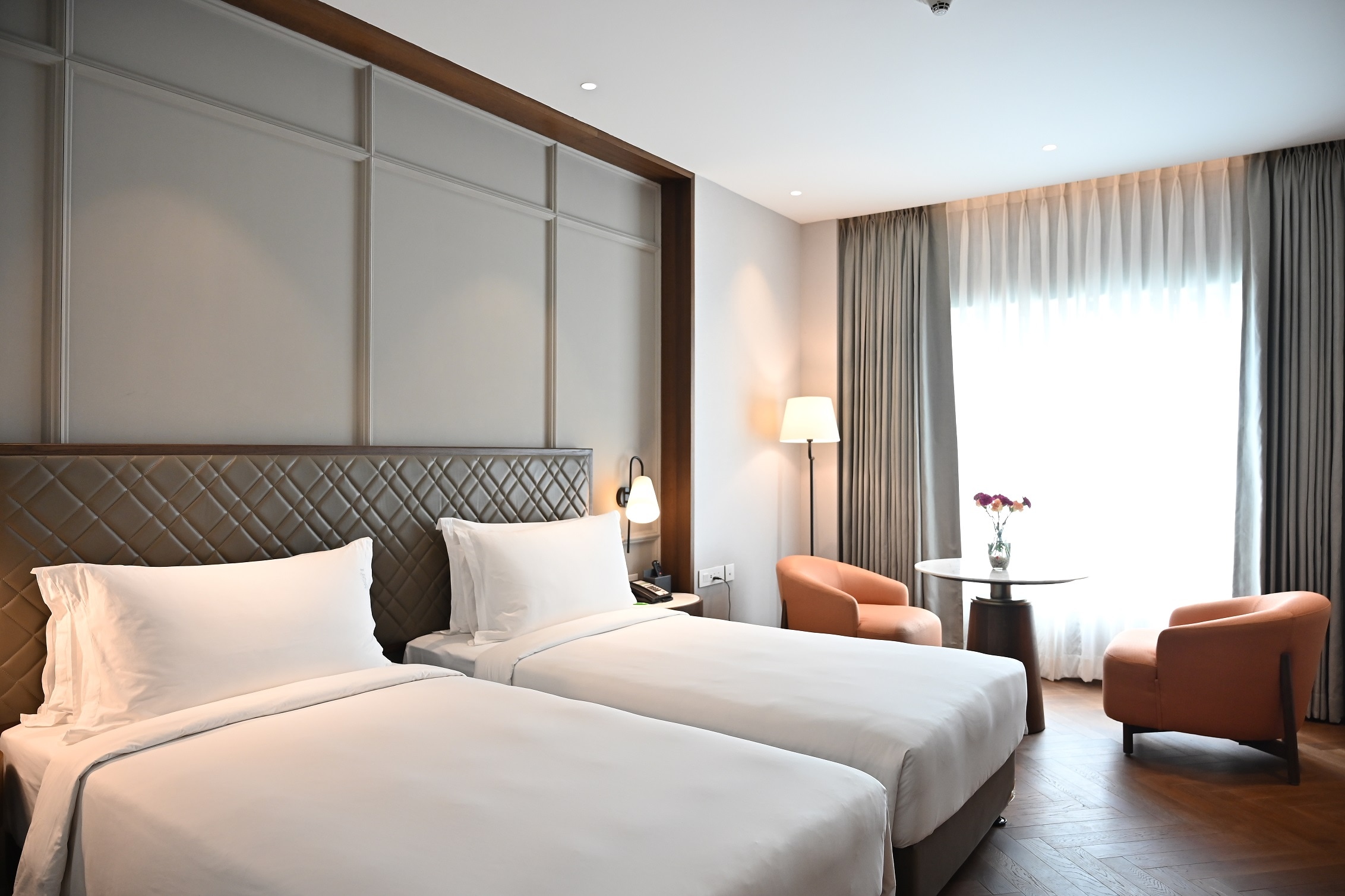 Holiday Inn New Delhi Mayur Vihar Hotel Delhi - Reviews, Photos & Offer