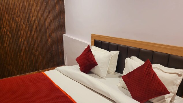 The Swastik Hotel & Resort, Vrindavan Hotel Vrindavan - Reviews, Photos ...