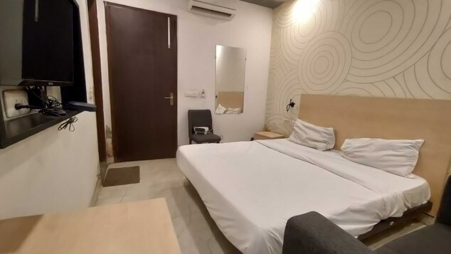 Photos of Hotel O Golden Key Near G3S Mall - Delhi Hotel on Goibibo