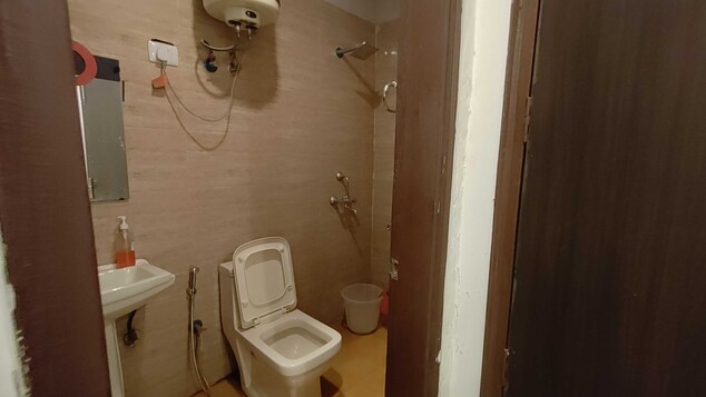 Photos of Hotel O Golden Key Near G3S Mall - Delhi Hotel on Goibibo