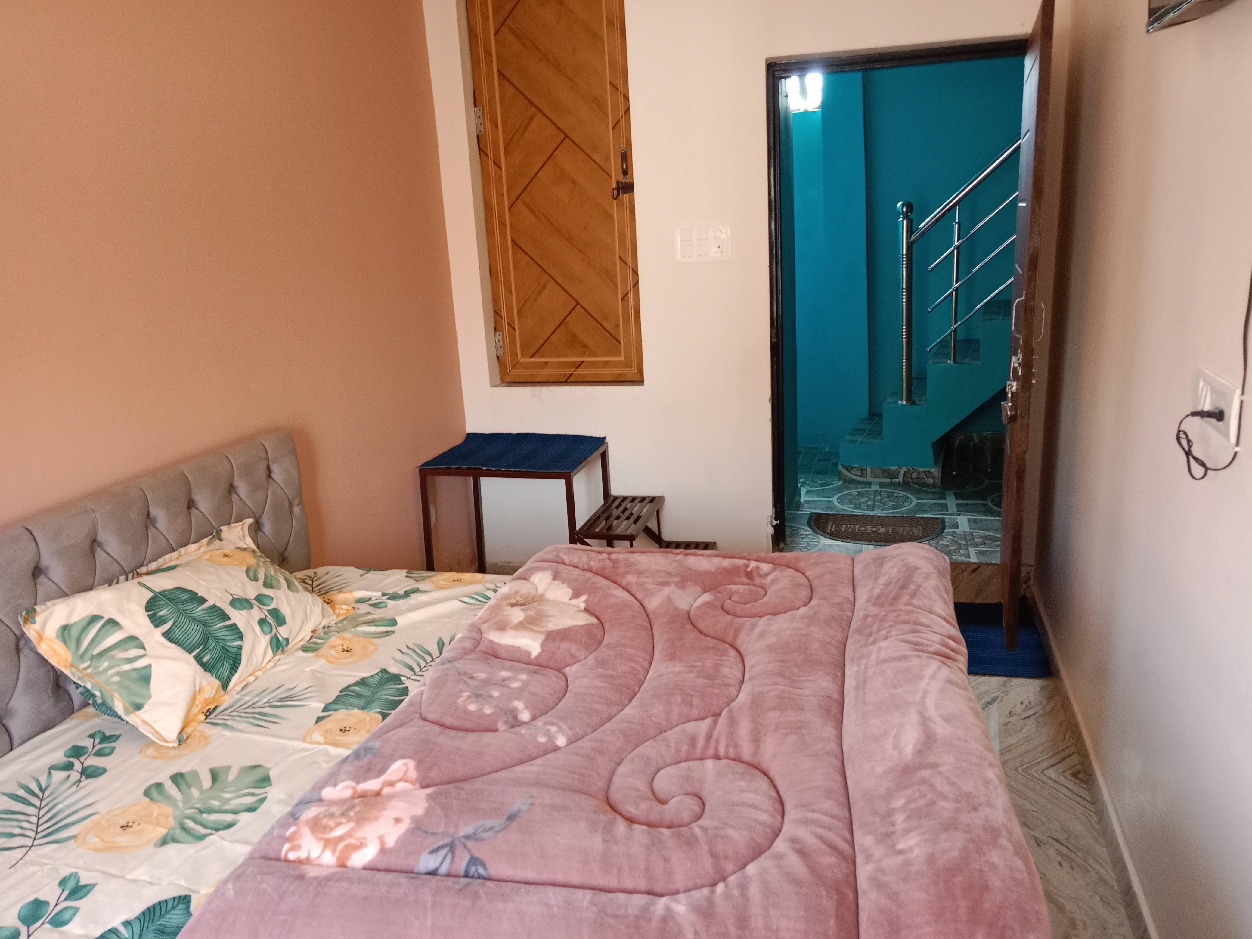 Photos of Shiva guest house and Restaurant - Kausani Hotel on Goibibo