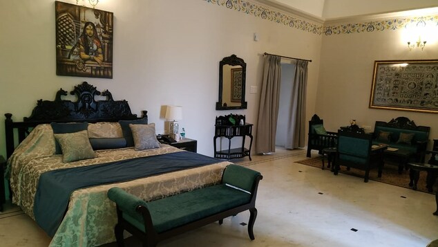 MPT Sheesh Mahal, Orchha Hotel Orchha - Reviews, Photos & Offer