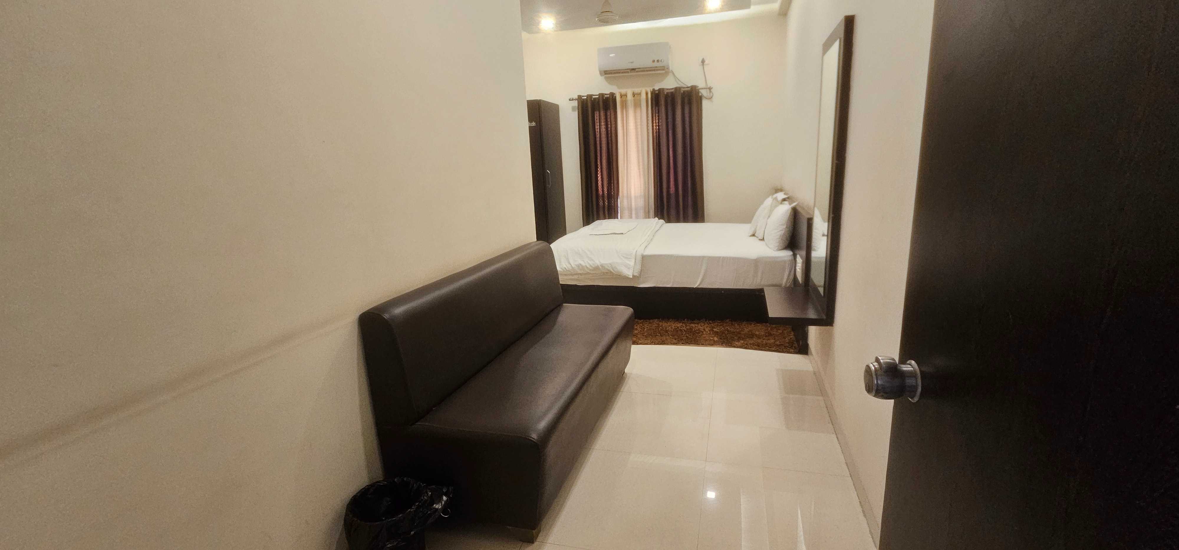 Photos of Hotel O Shukrana Premium Stays - Pune Hotel on Goibibo