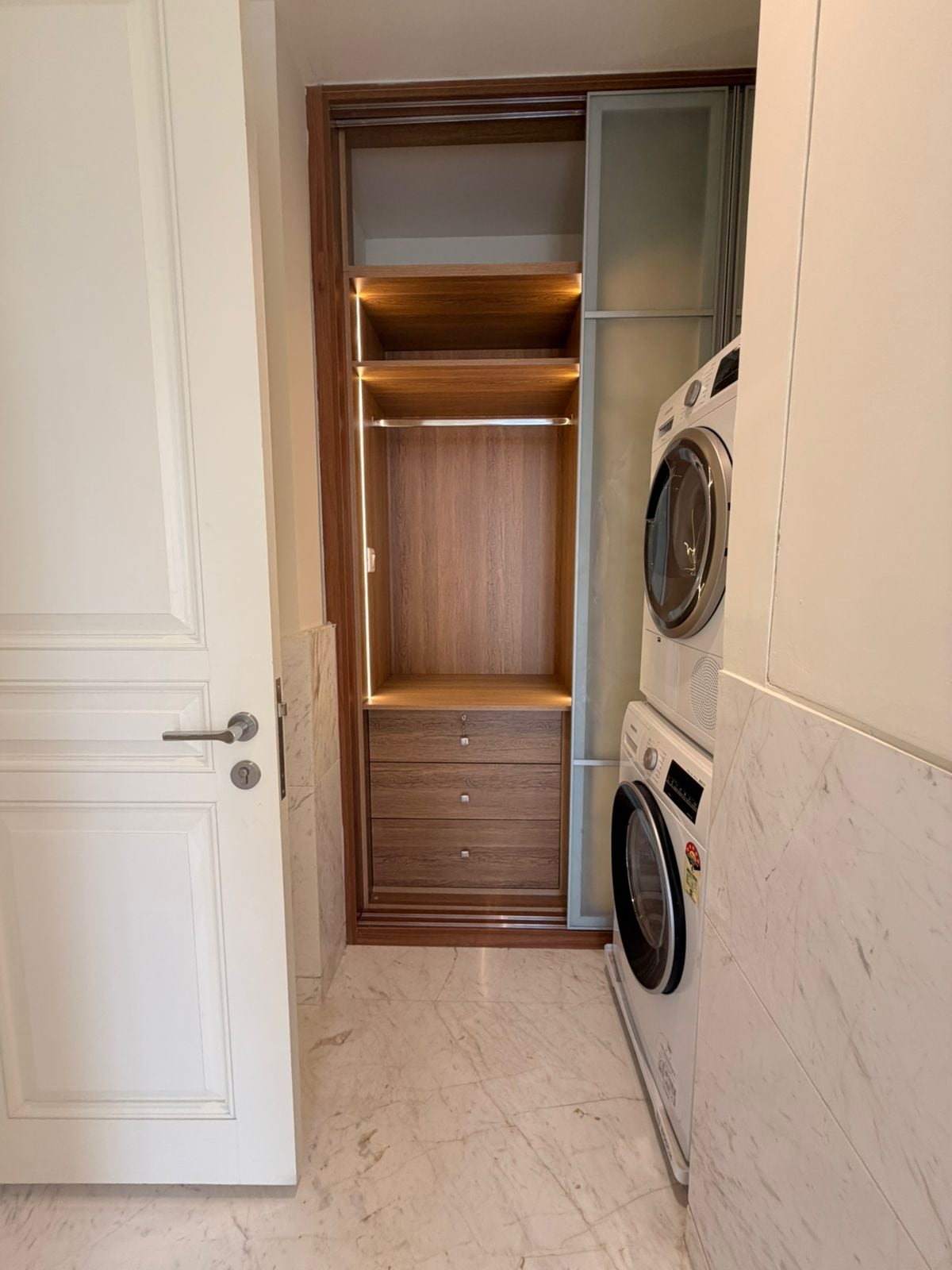 5-Star hotel Studio in Leela Bangalore - Reviews, Photos & Offer