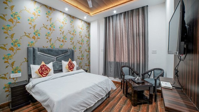 Hotel Red Apple Hotel Chandigarh - Reviews, Photos & Offer