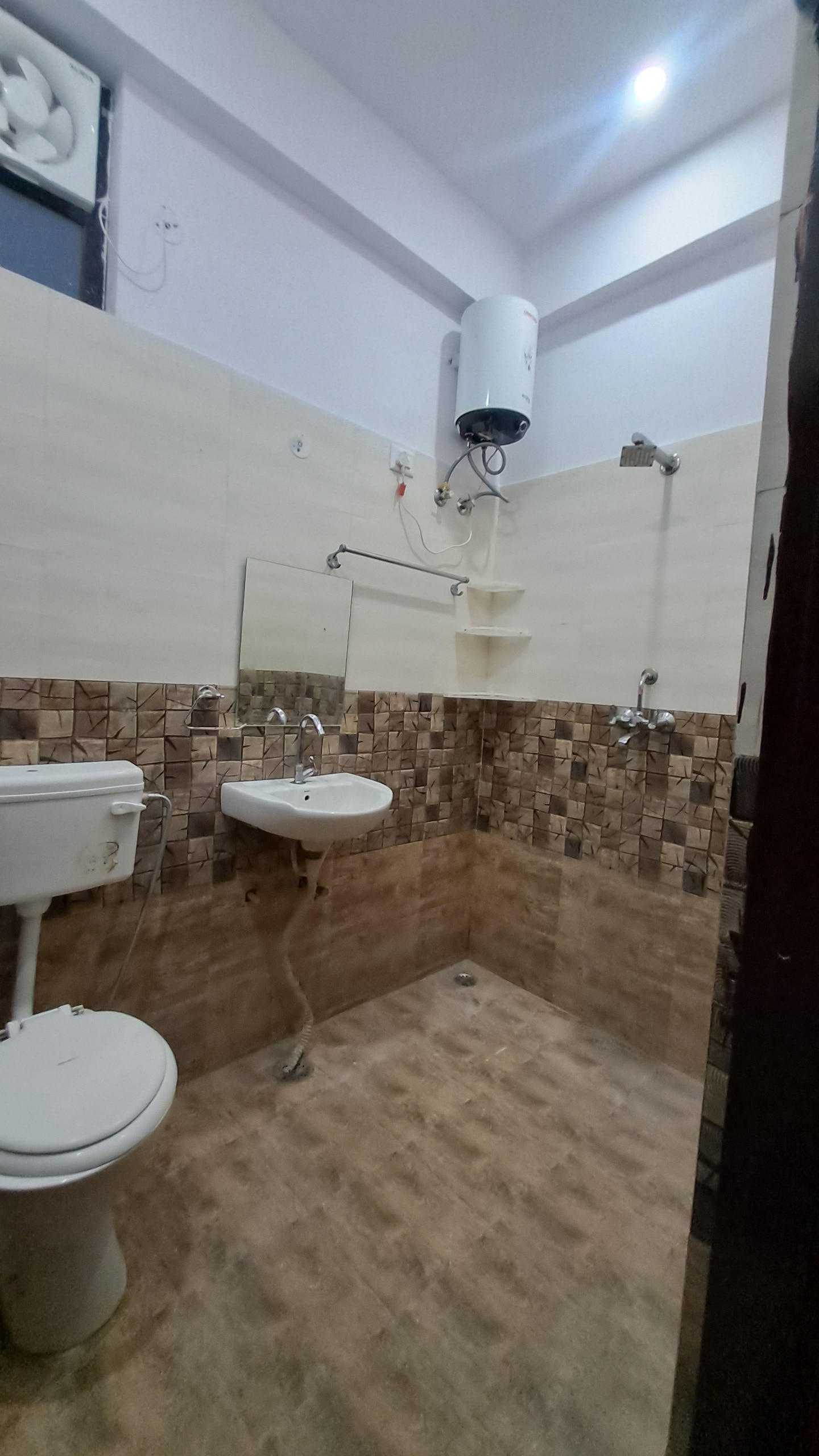 Big AC Room wd Open Terrace & Balcony @Pvt Floor Apartment Jaipur ...