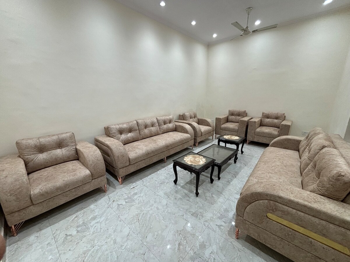 Trahes Lux Modern 4 BHK Near BLK Max Ganga Ram Apartment Delhi ...