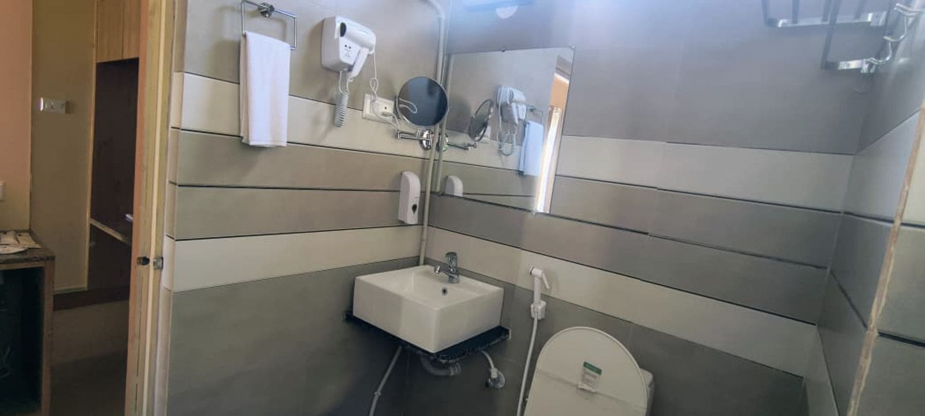 WORMWOOD SYNERGY HOTELS LA BELA Puri - Reviews, Photos & Offer