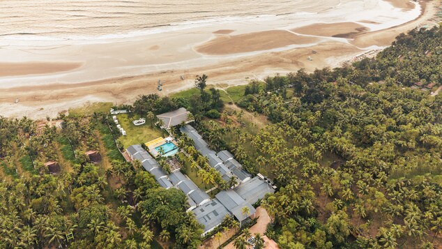 Foxoso LA Beach Resort Hotel Goa - Reviews, Photos & Offer