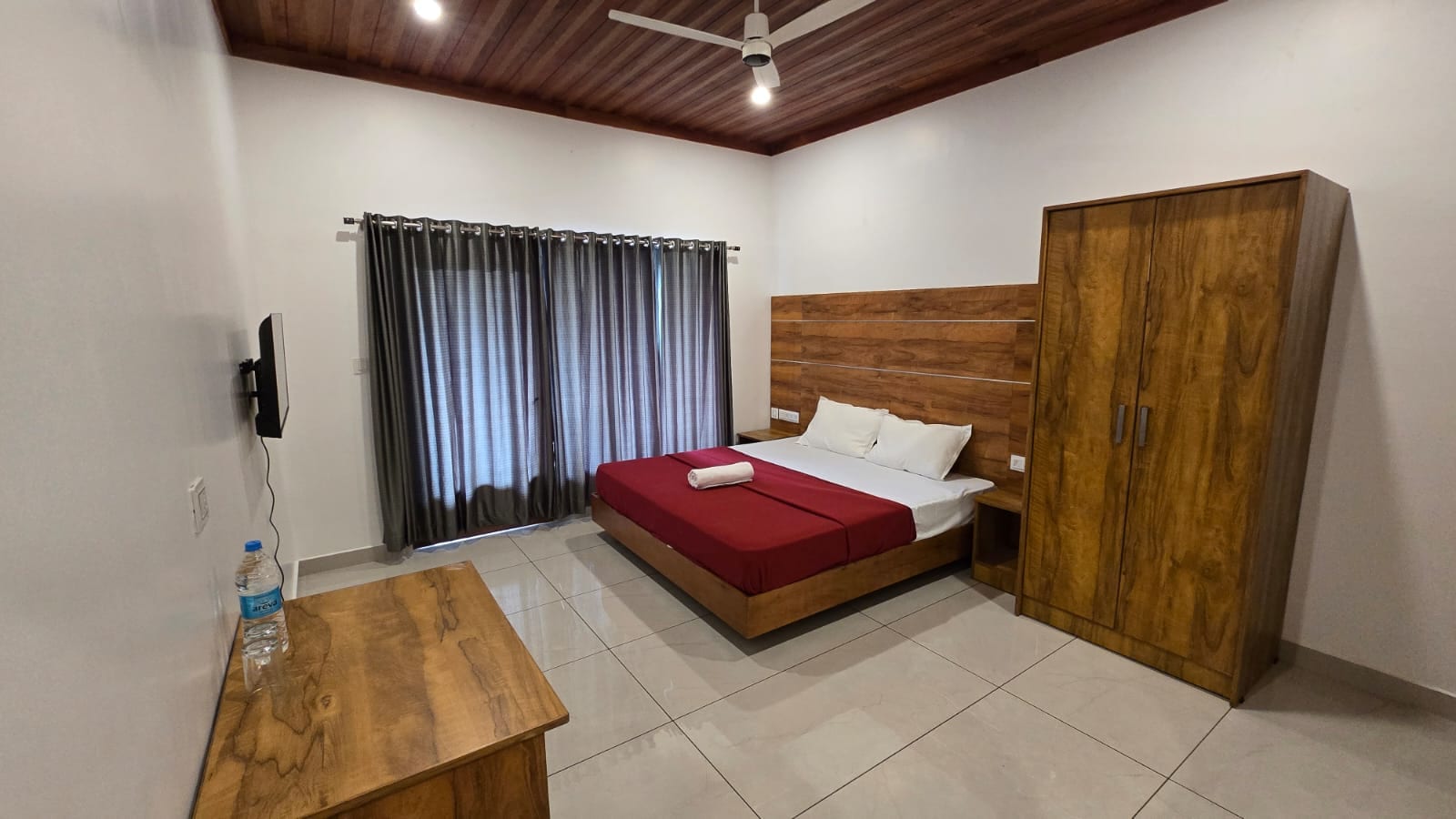 River Queen Mountain View Balcony River Walking Homestay Munnar | Book ...