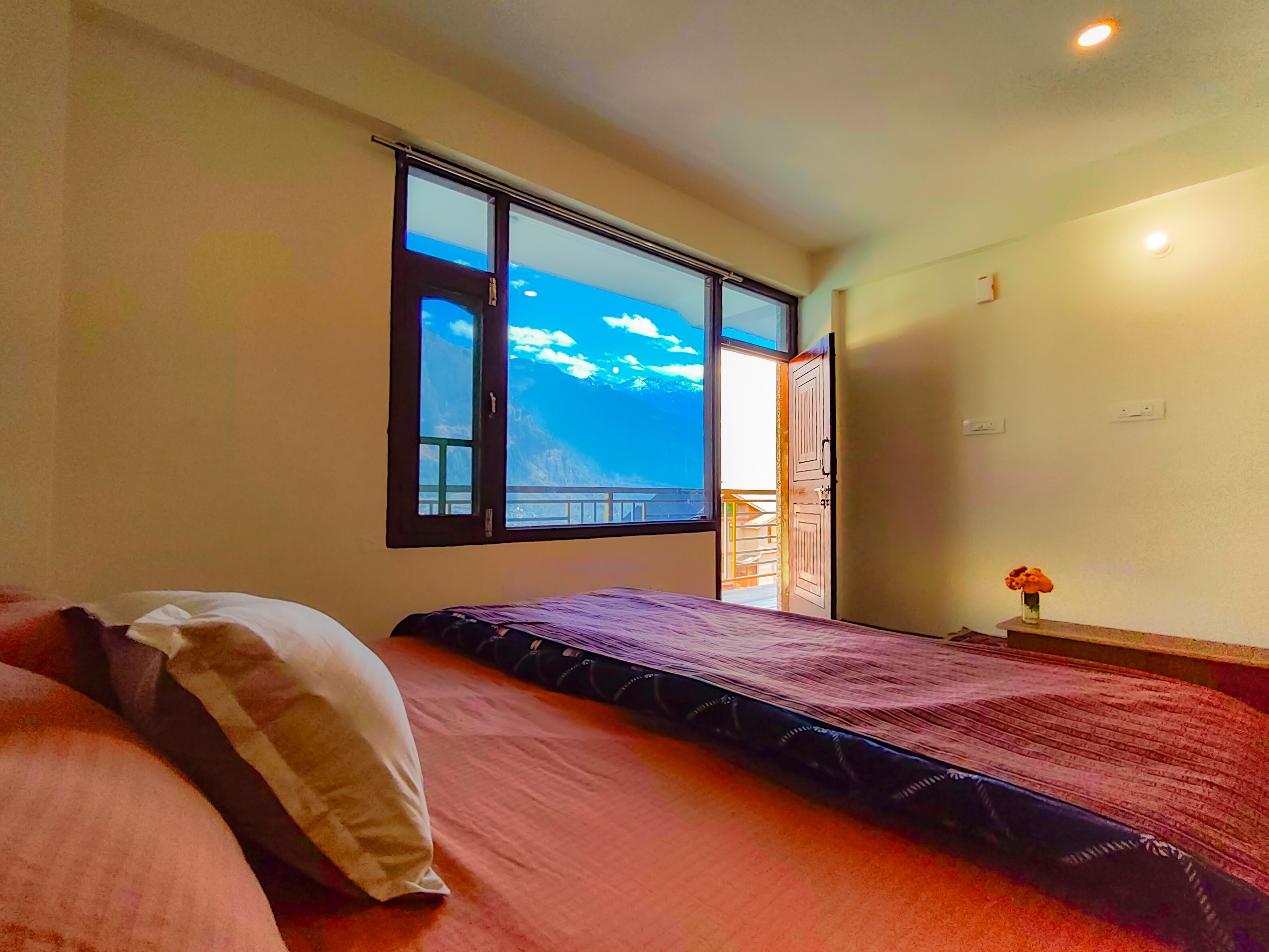 Pahadi Manzil Manali Hotel Manali - Reviews, Photos & Offer