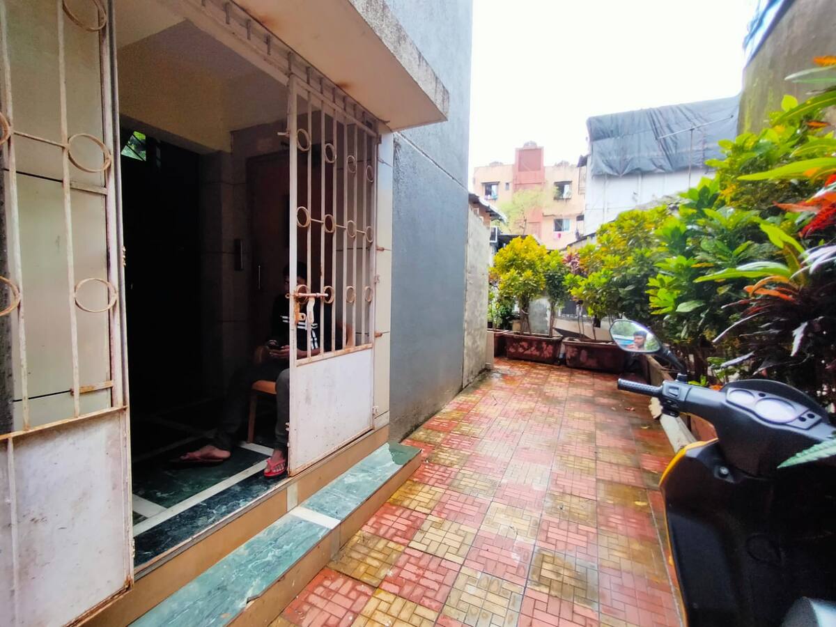 7 - Studio Velankanni Heights, Behaind Nanavati Hospital, Vile Parle by ...