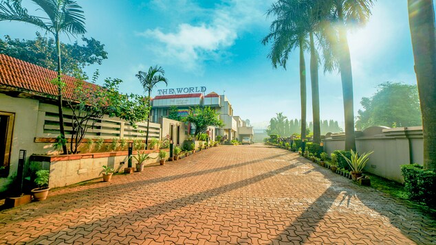 THE WORLD BUSINESS HOTEL (A Unit Of Crackers India Infrastructure Ltd ...