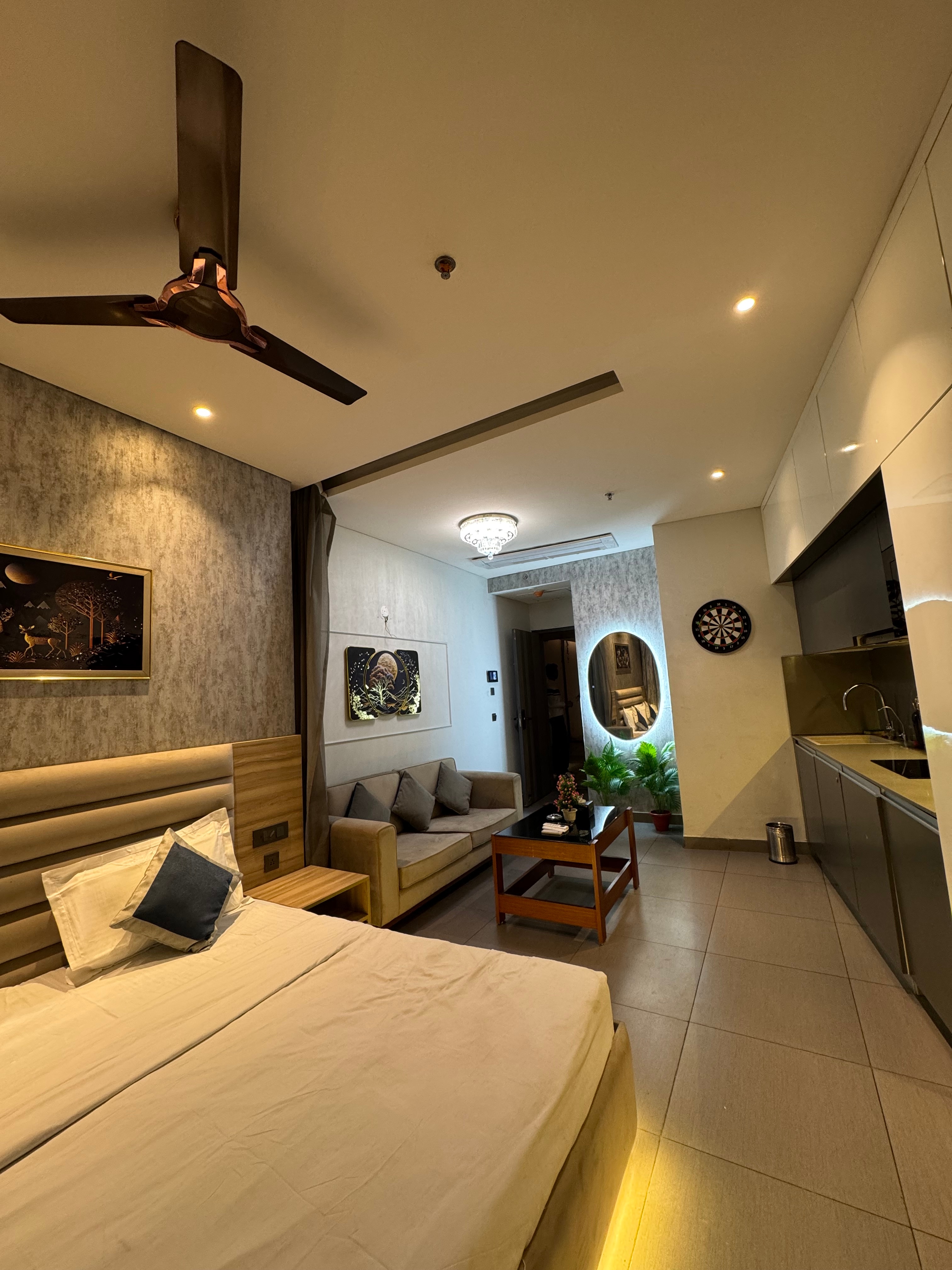 Skyhigh studio 20th floor River view Apartment Noida - Reviews, Photos ...