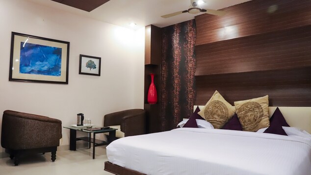 Hotel Samdariya inn Hotel Jabalpur - Reviews, Photos & Offer
