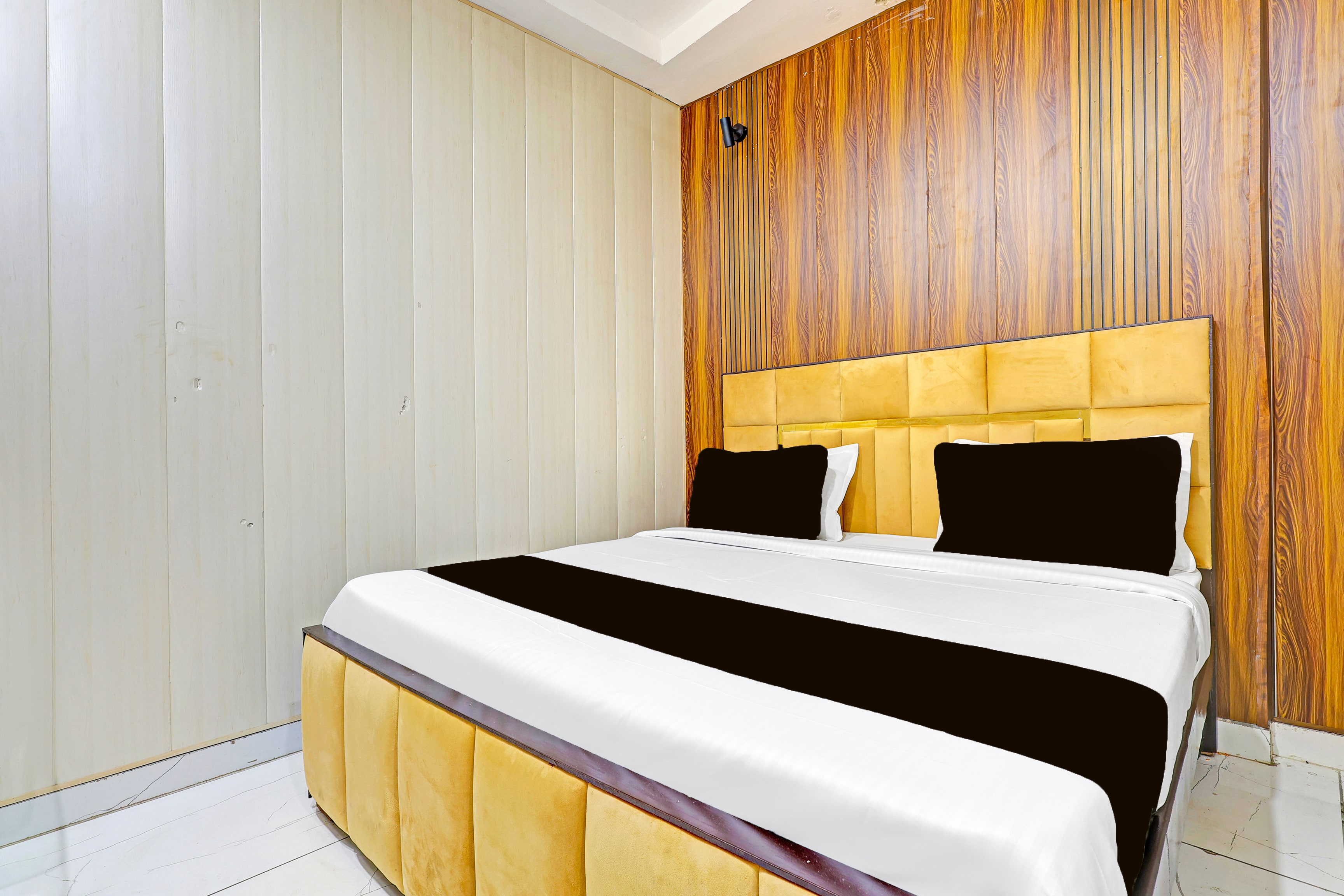 Hotel O Crown Inn Delhi - Reviews, Photos & Offer