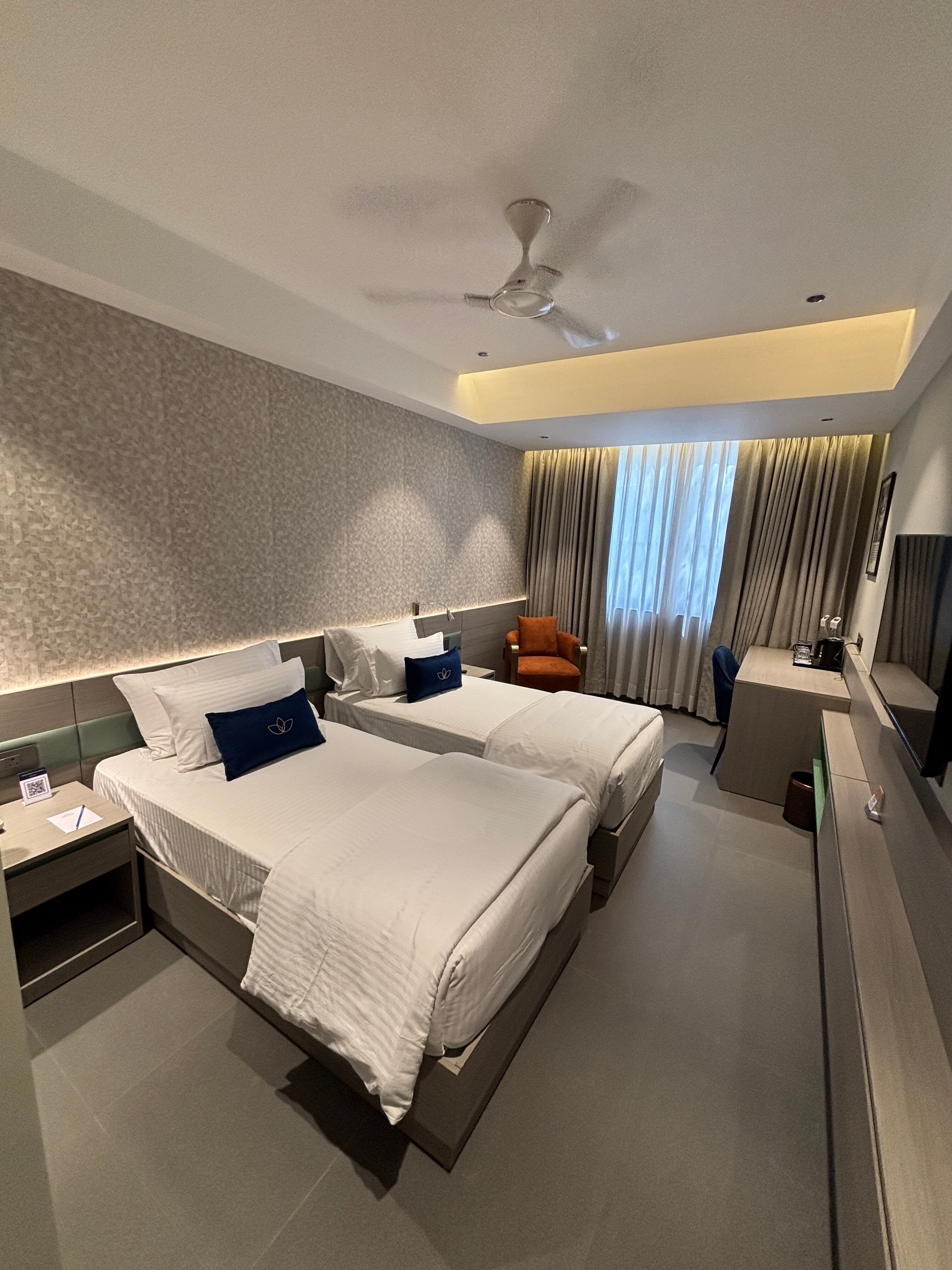 Grand Continent Hotel, Sector 45, Gurugram Gurgaon - Reviews, Photos ...