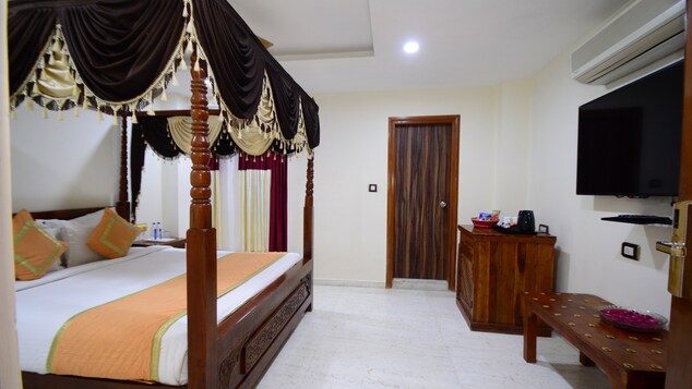 Lilypool - The Heritage Jalmahal Hotel Jaipur - Reviews, Photos & Offer