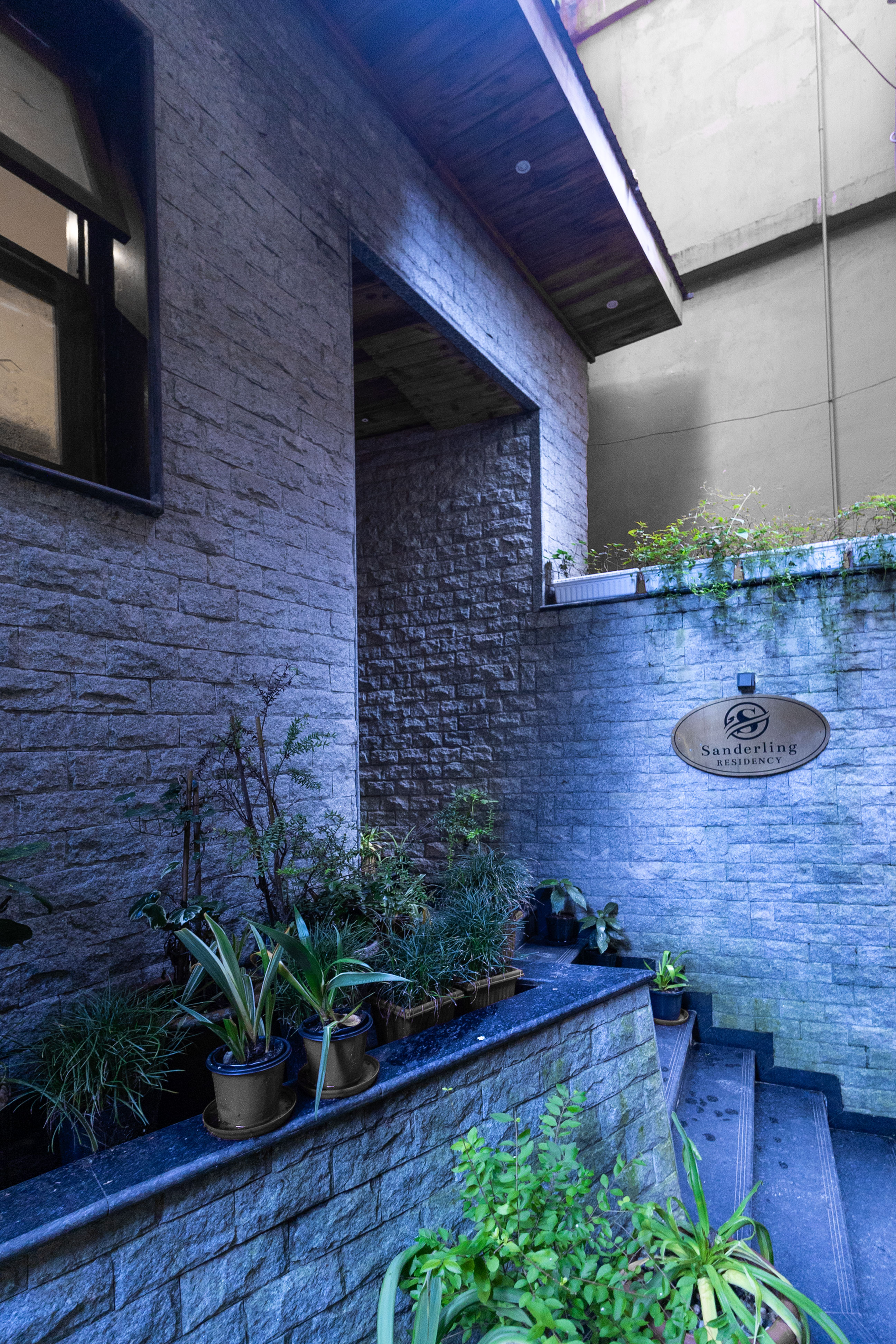 Sumitel Sanderling 500 meters from Mall Road Hotel Darjeeling - Reviews, Photos & Offer